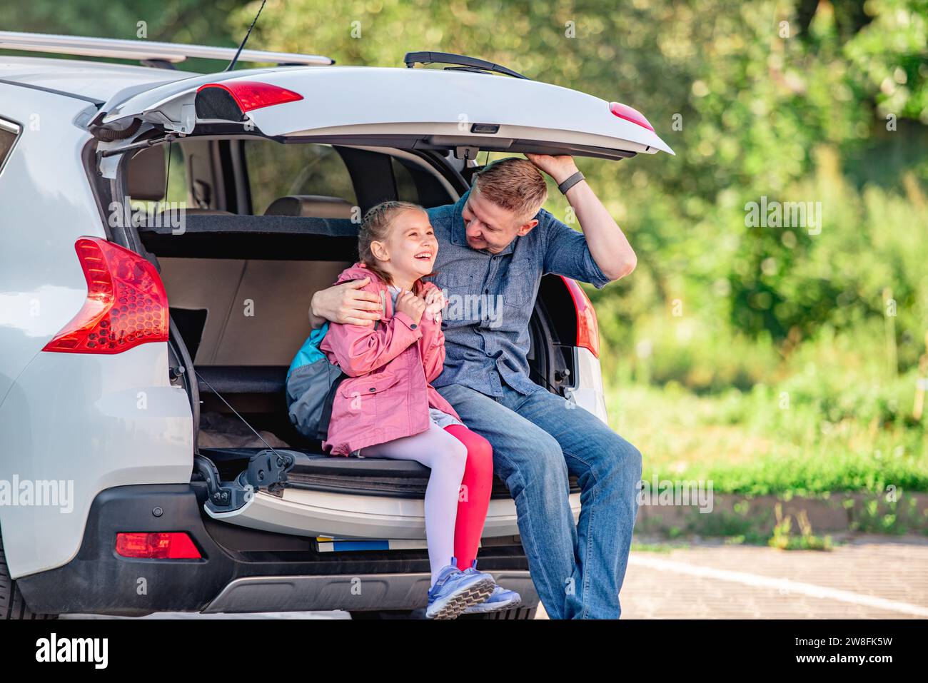 Dad Picks Up His Little Daughter From School In His Car, They Play ...