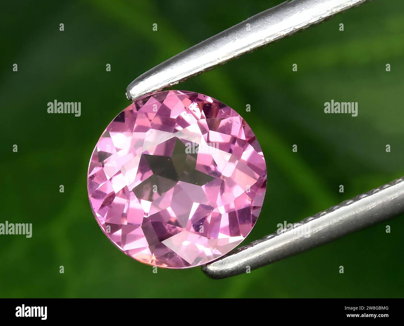 Spinel minerals hi-res stock photography and images - Alamy