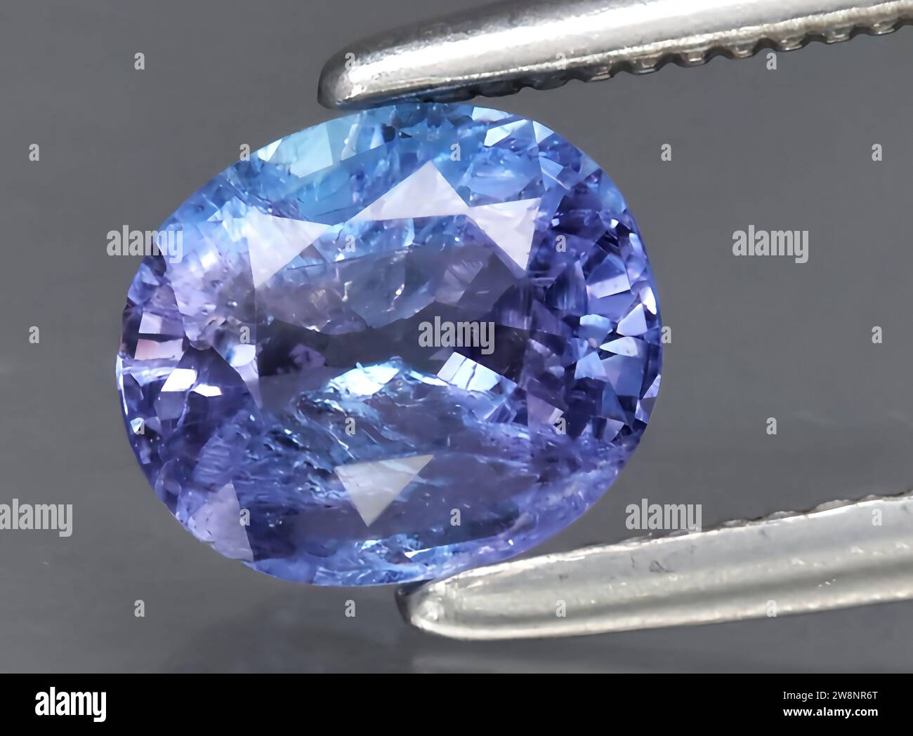 Tanzanite cut uncut hi-res stock photography and images - Alamy