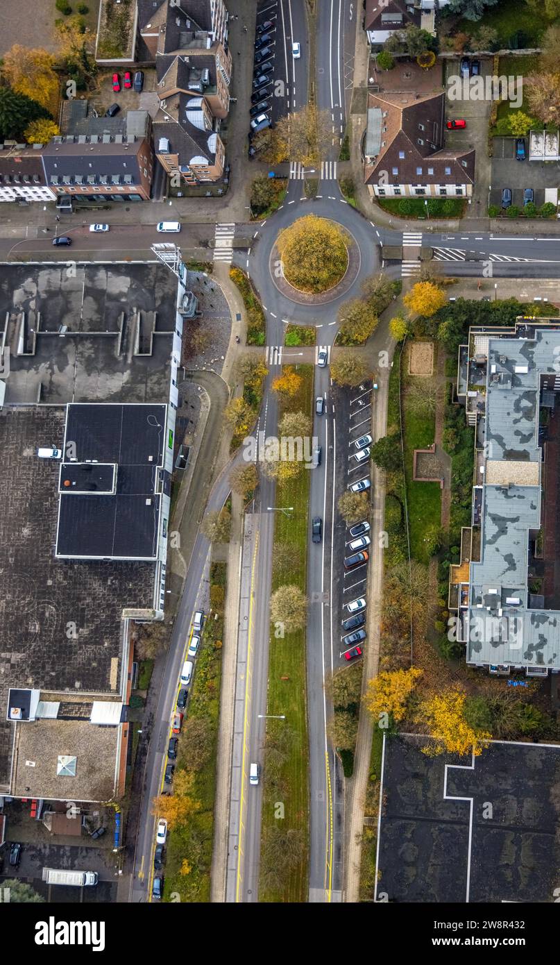 Aerial view, traffic circle with tree at Humboldtstraße, Buersche ...