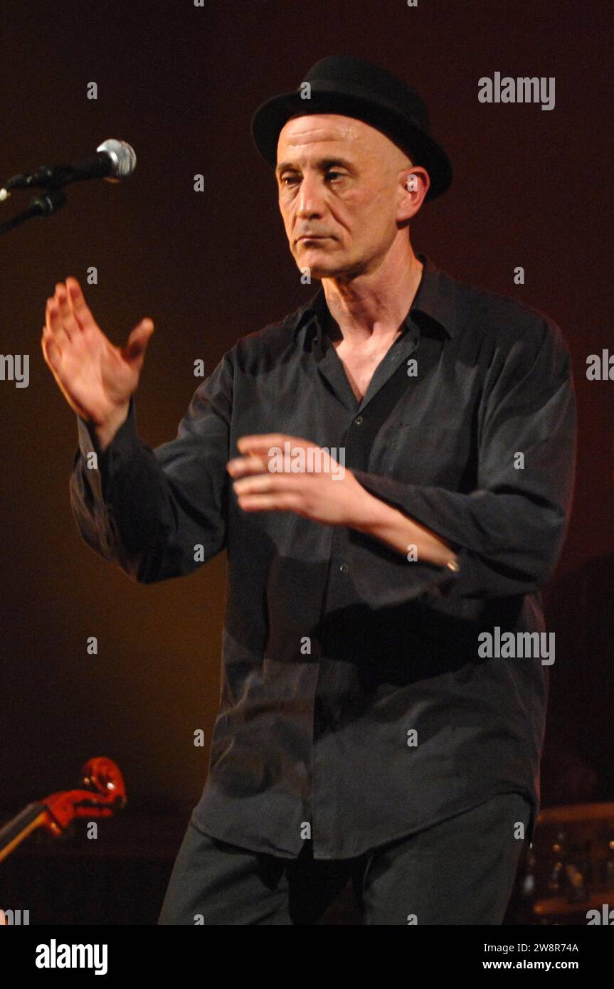 Mimi ciaramella drummer hi-res stock photography and images - Alamy