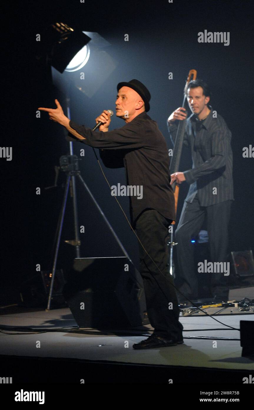 Mimi ciaramella drummer hi-res stock photography and images - Alamy