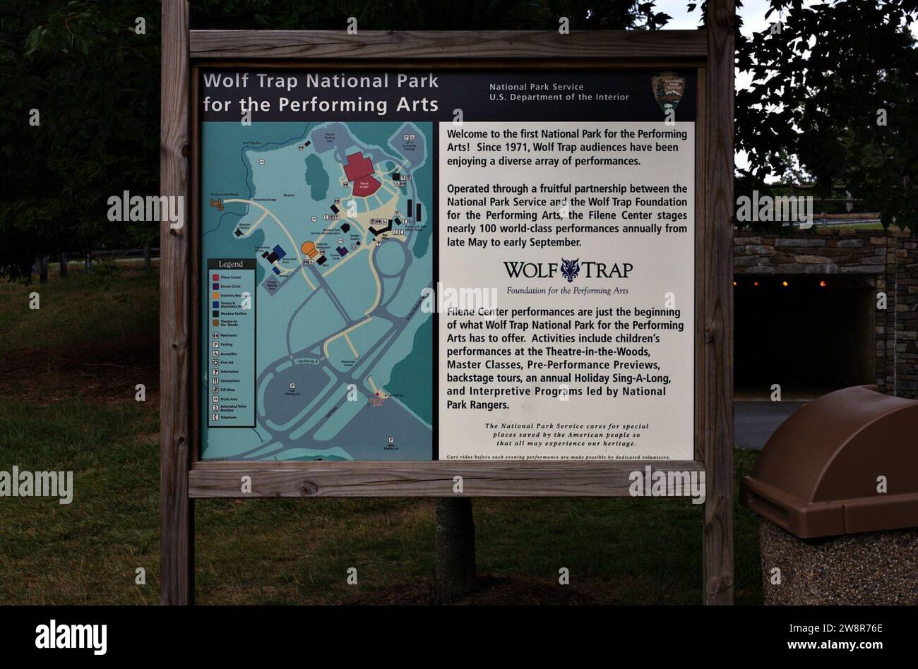Wolf Trap (national park) sign2 Stock Photo - Alamy