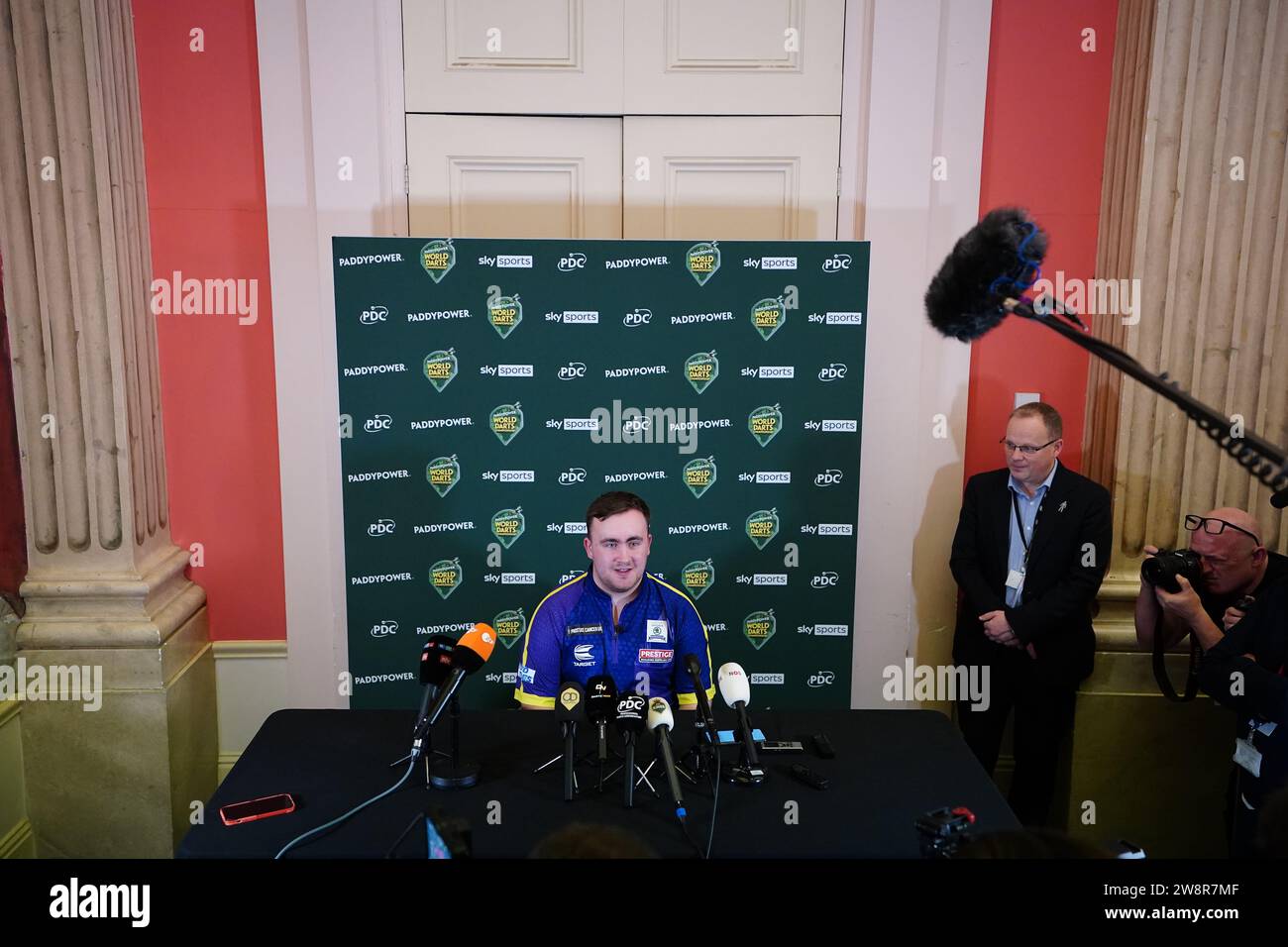 Luke littler december 2023 hi-res stock photography and images - Alamy