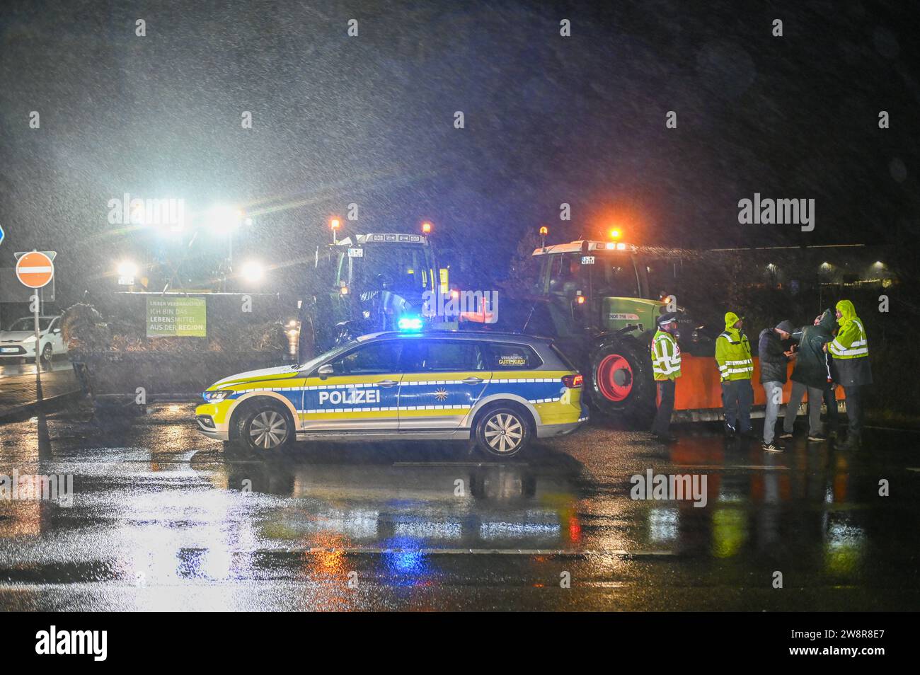 Grimma - Bauern sperren sachsenweit Auffahrten zur Autobahn: Protest ...