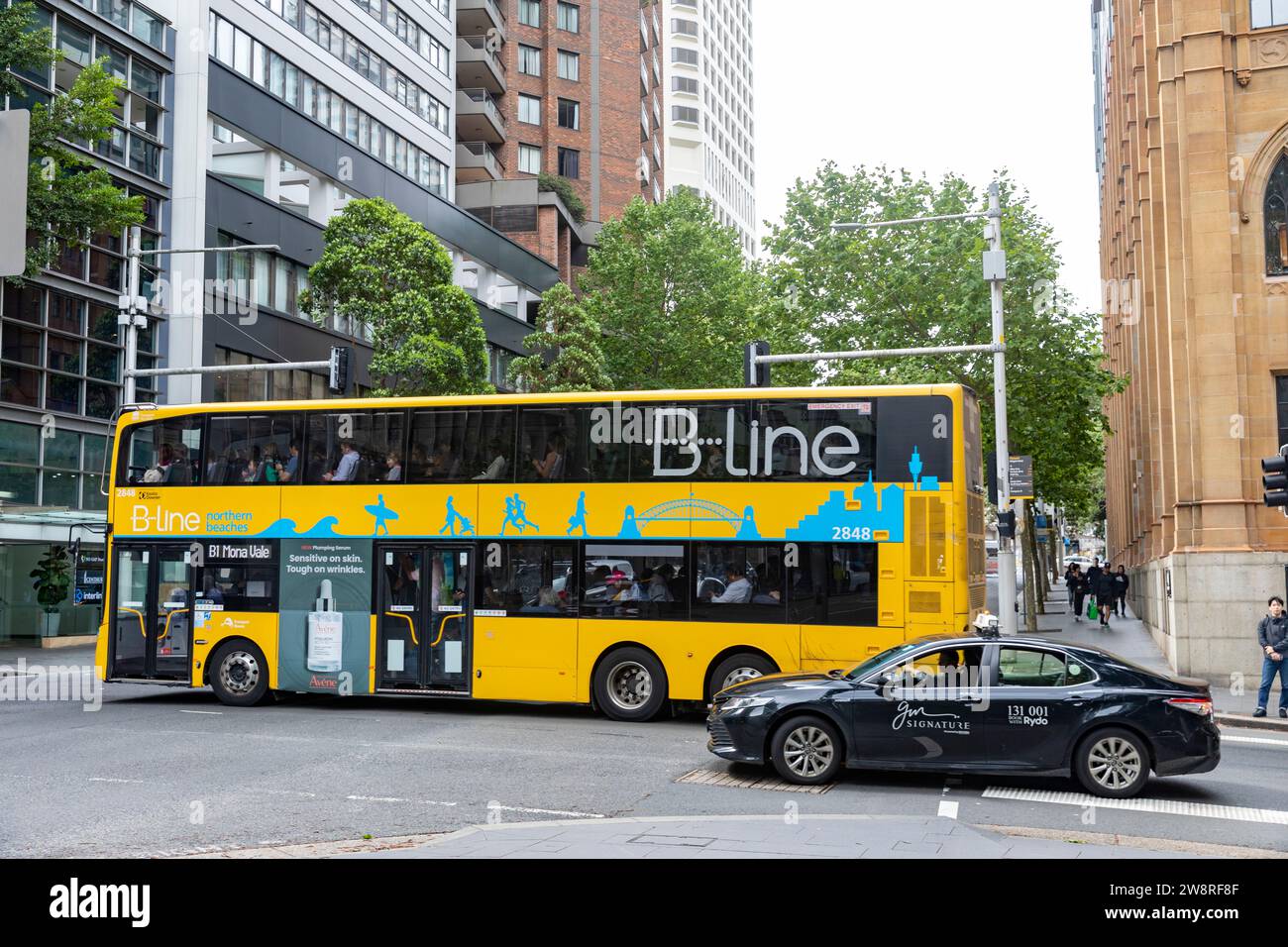 Sydney B line double decker bus leaves the city heading to Mona Vale on ...