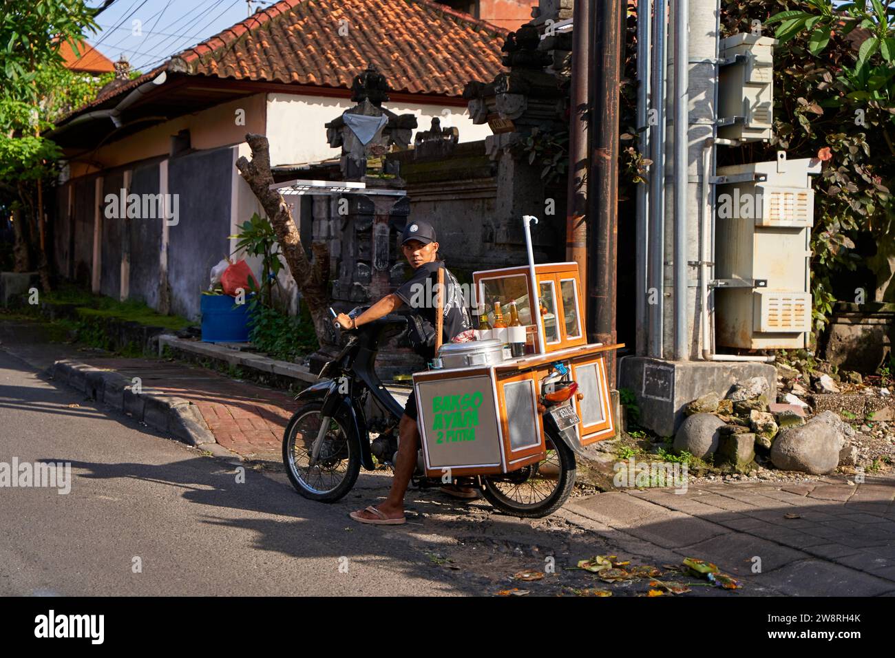 Small private businesses in Asia. Selling food from a mobile counter ...