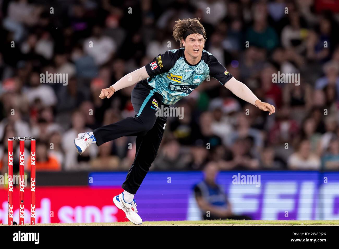 Melbourne, Australia, 21 December, 2023. Brisbane Heat player Mitch ...