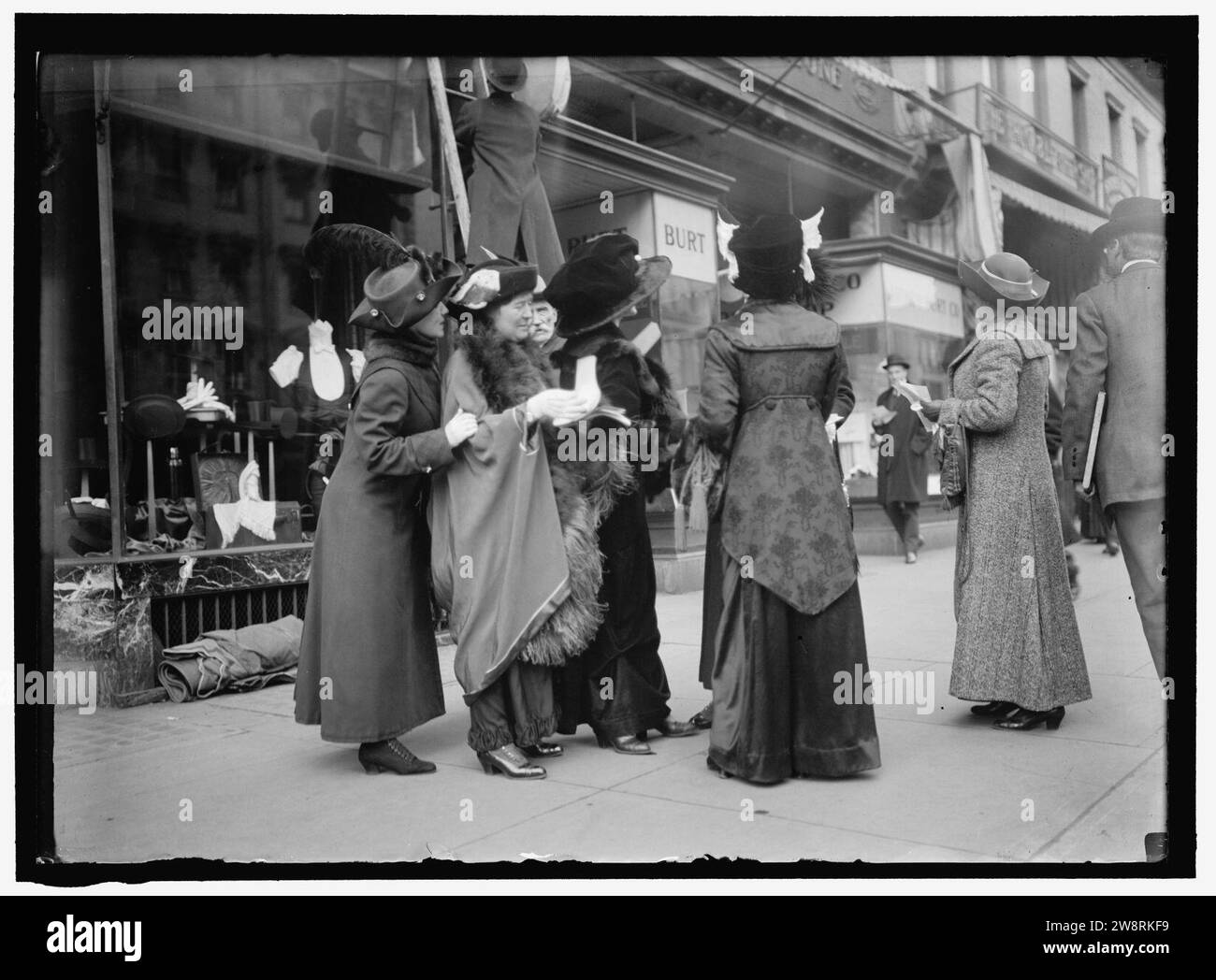 WOMAN SUFFRAGE, MRS. MARY BEARD; OPEN AIR MEETING Stock Photo - Alamy