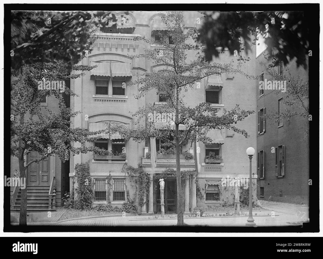 WOMAN SUFFRAGE. NATIONAL WOMEN'S PARTY HEADQUARTERS; OFFICE Stock Photo ...