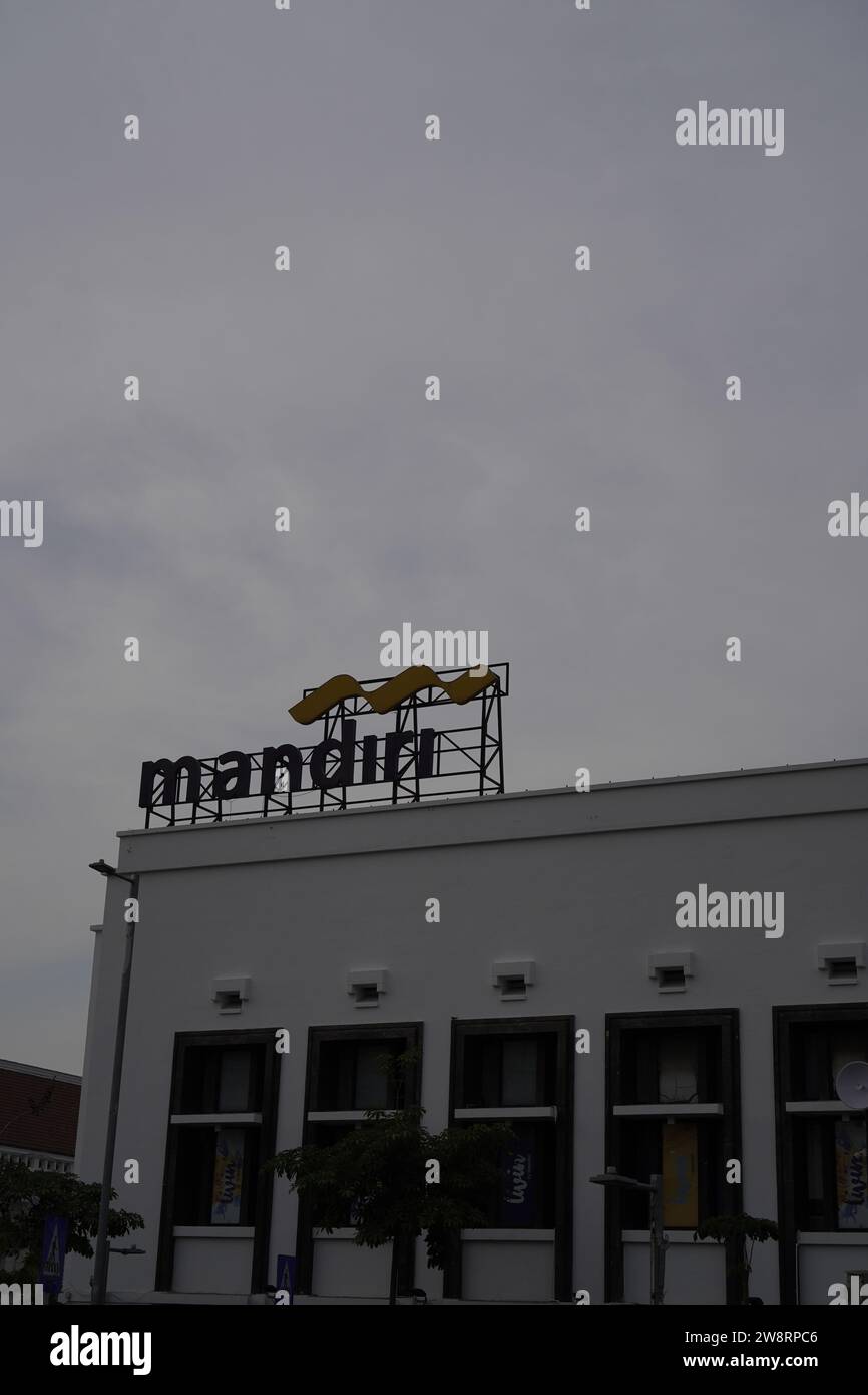Mandiri banking hi-res stock photography and images - Alamy