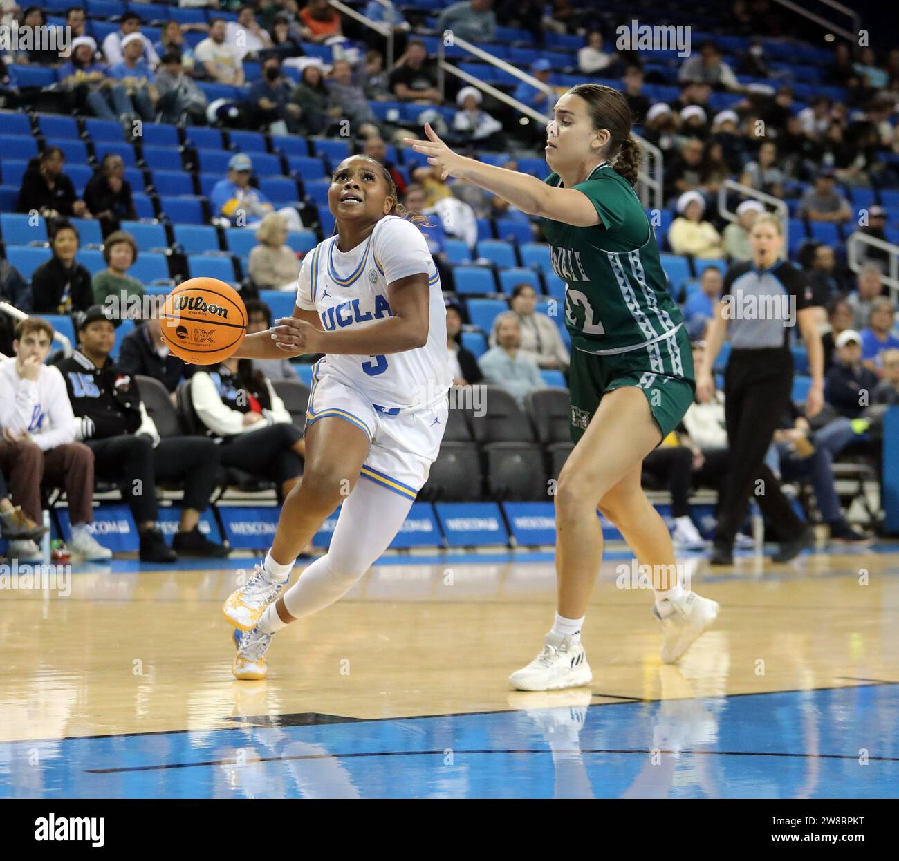 December 21, 2023 - UCLA Bruins guard Londynn Jones #3 drives to the ...