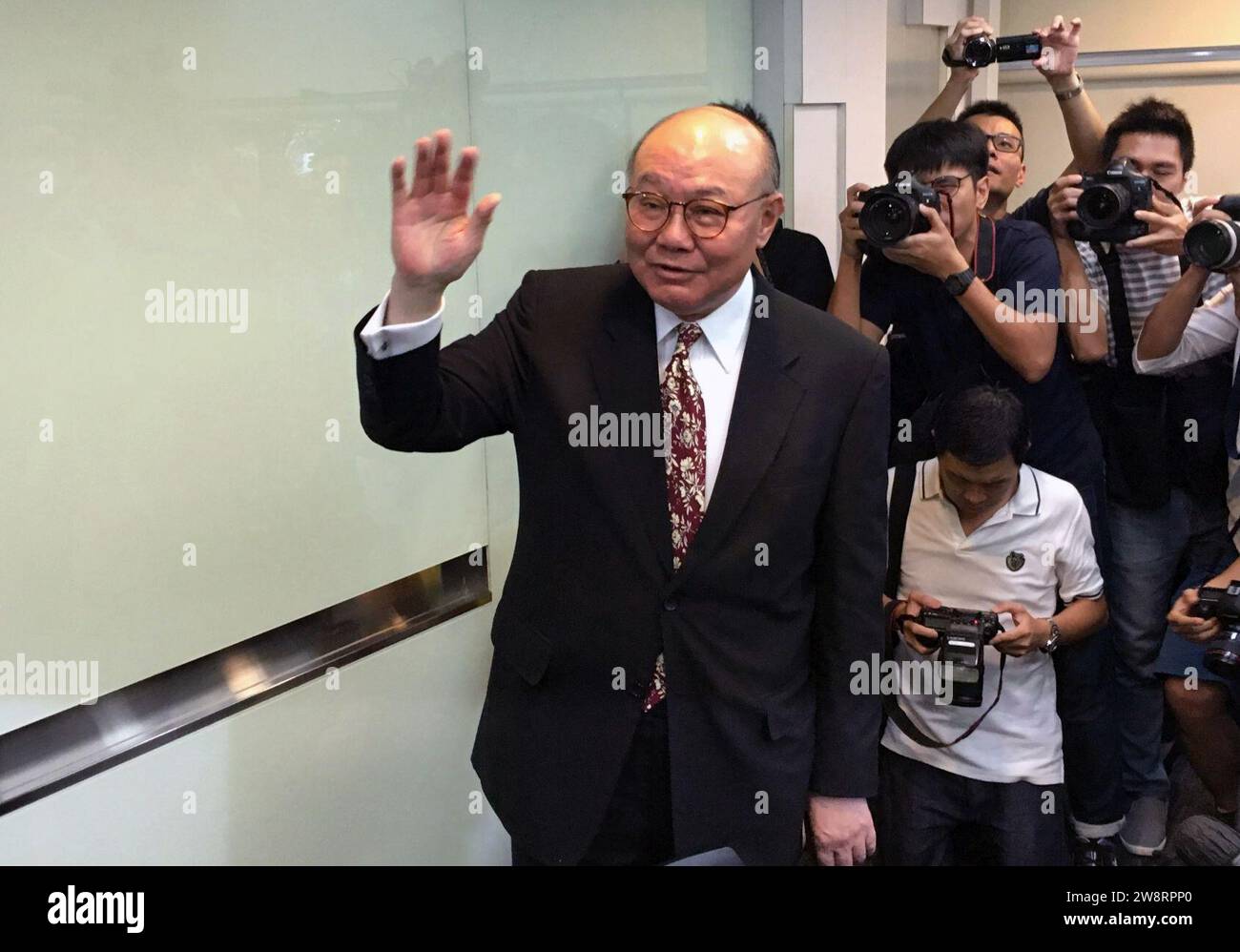 Hing kwok hi-res stock photography and images - Alamy