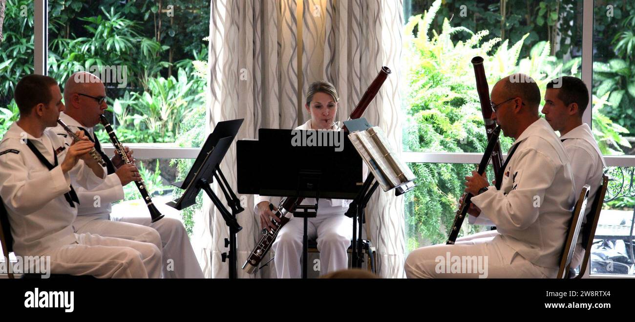 Woodwind quintet hi-res stock photography and images - Alamy