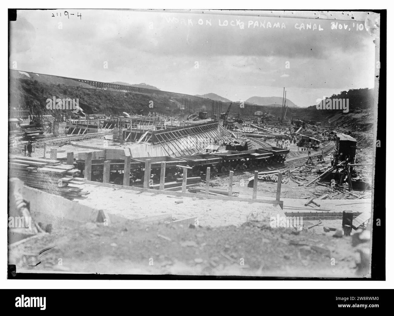 Historic Canal Lock Cut Out Stock Images And Pictures Alamy