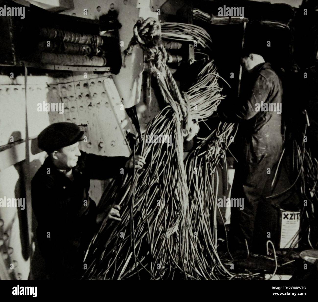 Degaussing cables hi-res stock photography and images - Alamy