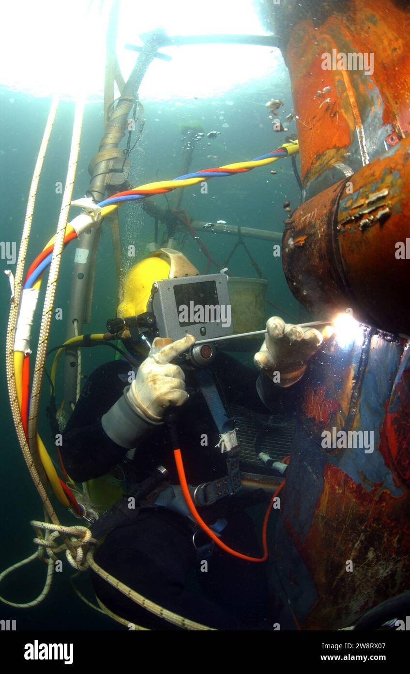 Working Diver 01 Stock Photo - Alamy