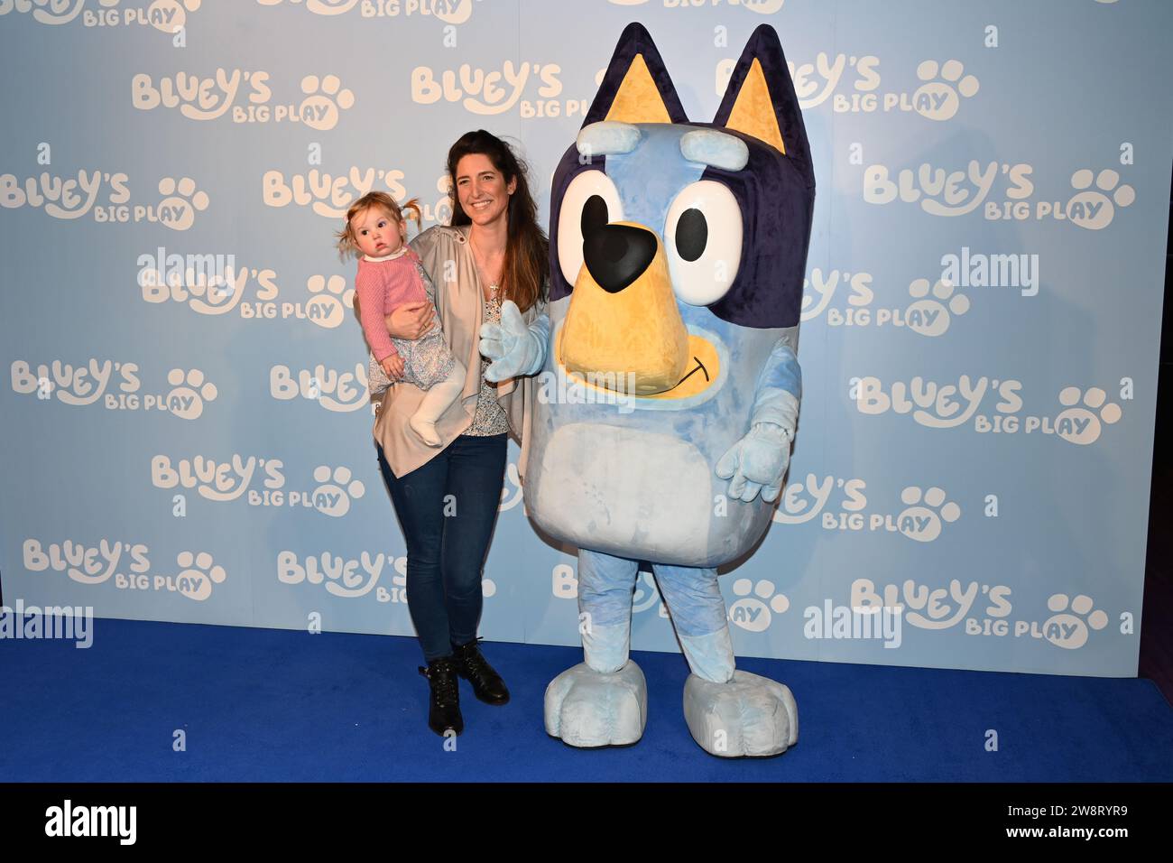 London, UK. 21st Dec, 2023. Kelly Convey and daughter attends Gala ...