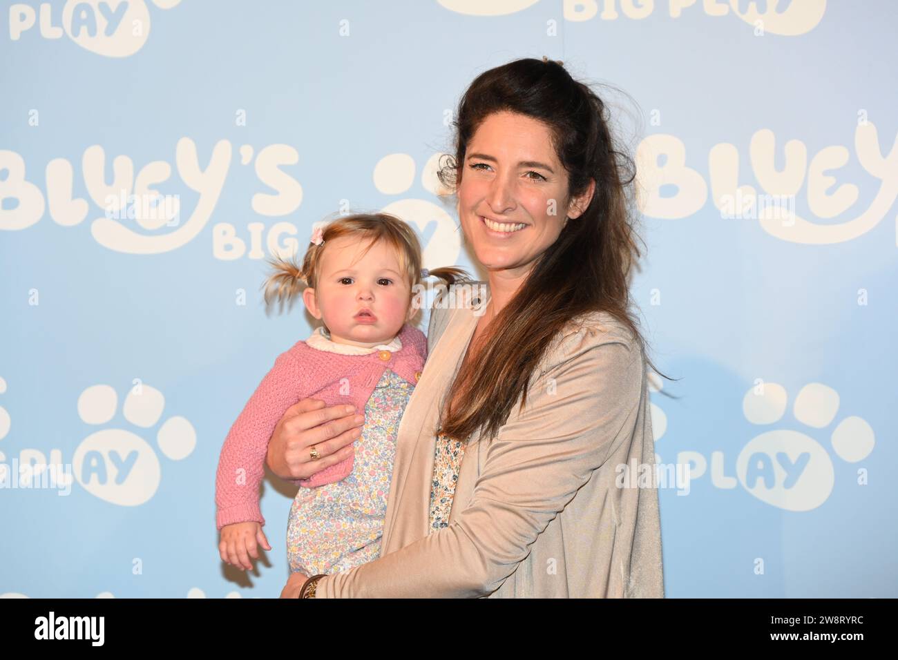 London, UK. 21st Dec, 2023. Kelly Convey and daughter attends Gala ...