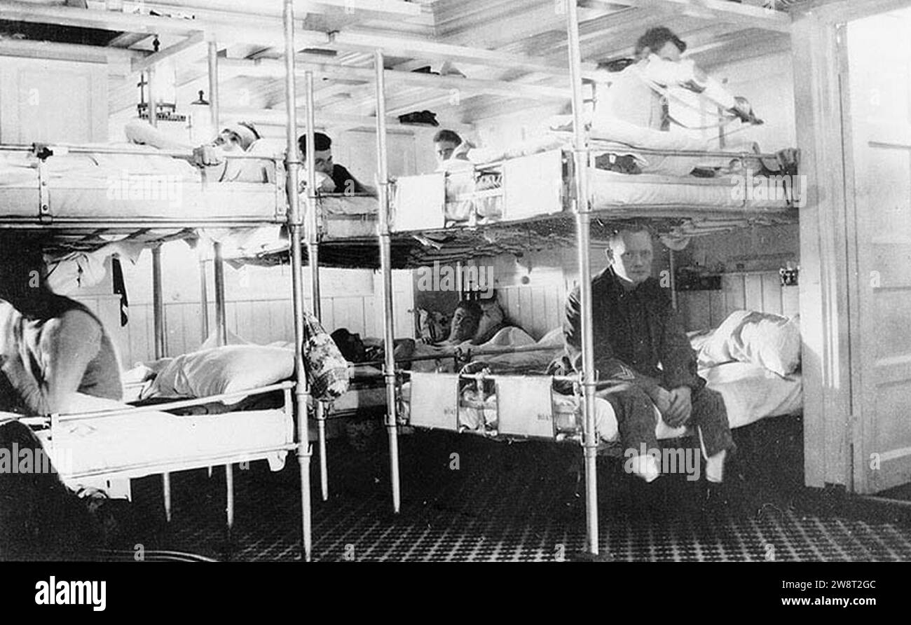 Wounded men in sickbay, USS Kroonland, 1919 Stock Photo - Alamy