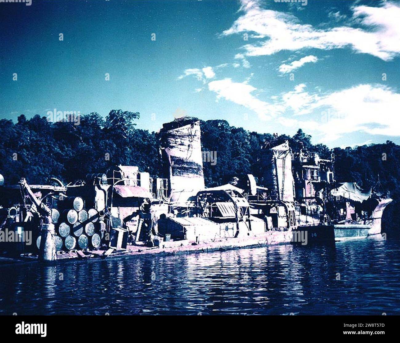 Wreck of Japanese destroyer Kikuzuki with drums in 1944 Stock Photo - Alamy