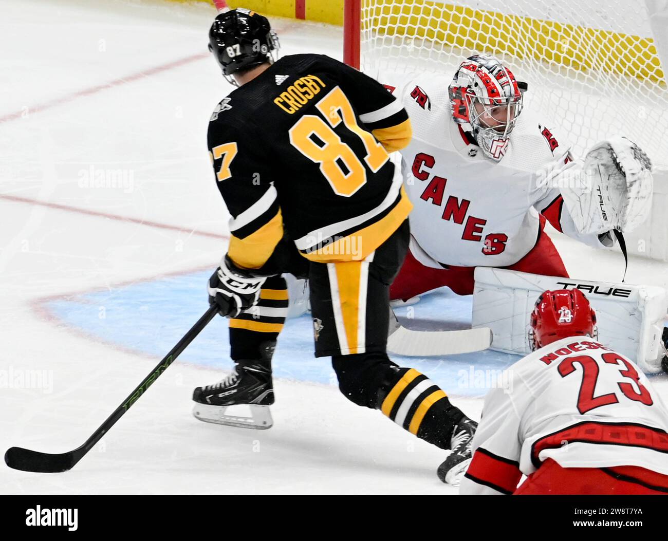Pittsburgh, United States. 21st Dec, 2023. Pittsburgh Penguins center ...