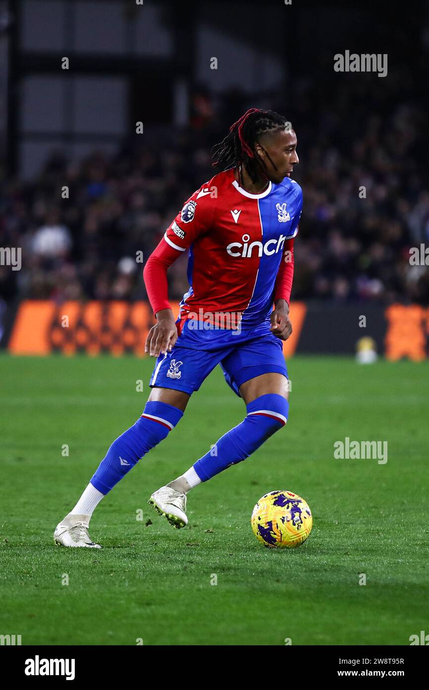 Michael Olise of Crystal Palace on the ball during the Premier League ...