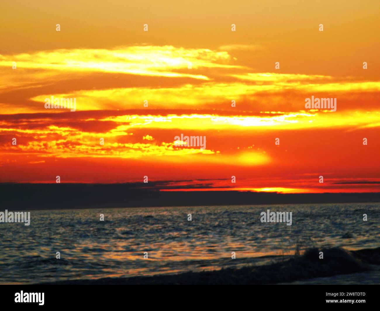 Gulf of mexico sunset hi-res stock photography and images - Alamy