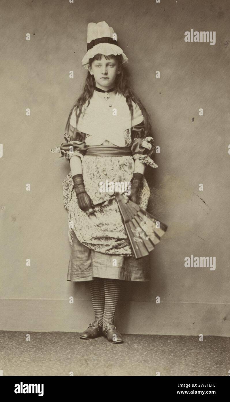 Xie Kitchin as Penelope Boothby, standing (cropped Stock Photo - Alamy