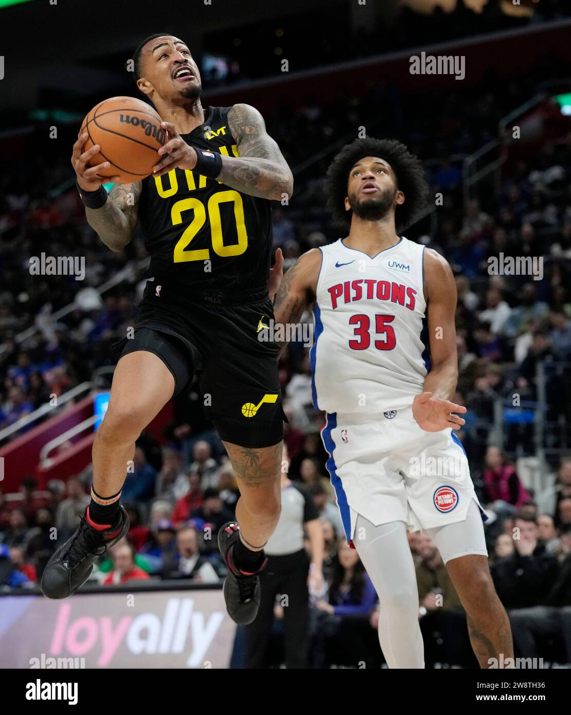 Utah Jazz forward John Collins (20) attempts a layup during the second ...