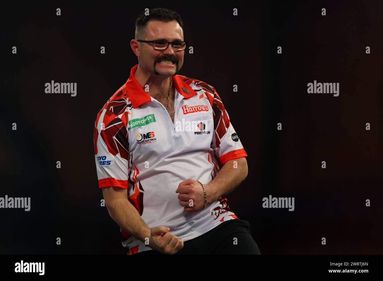 Heta darts hi-res stock photography and images - Alamy