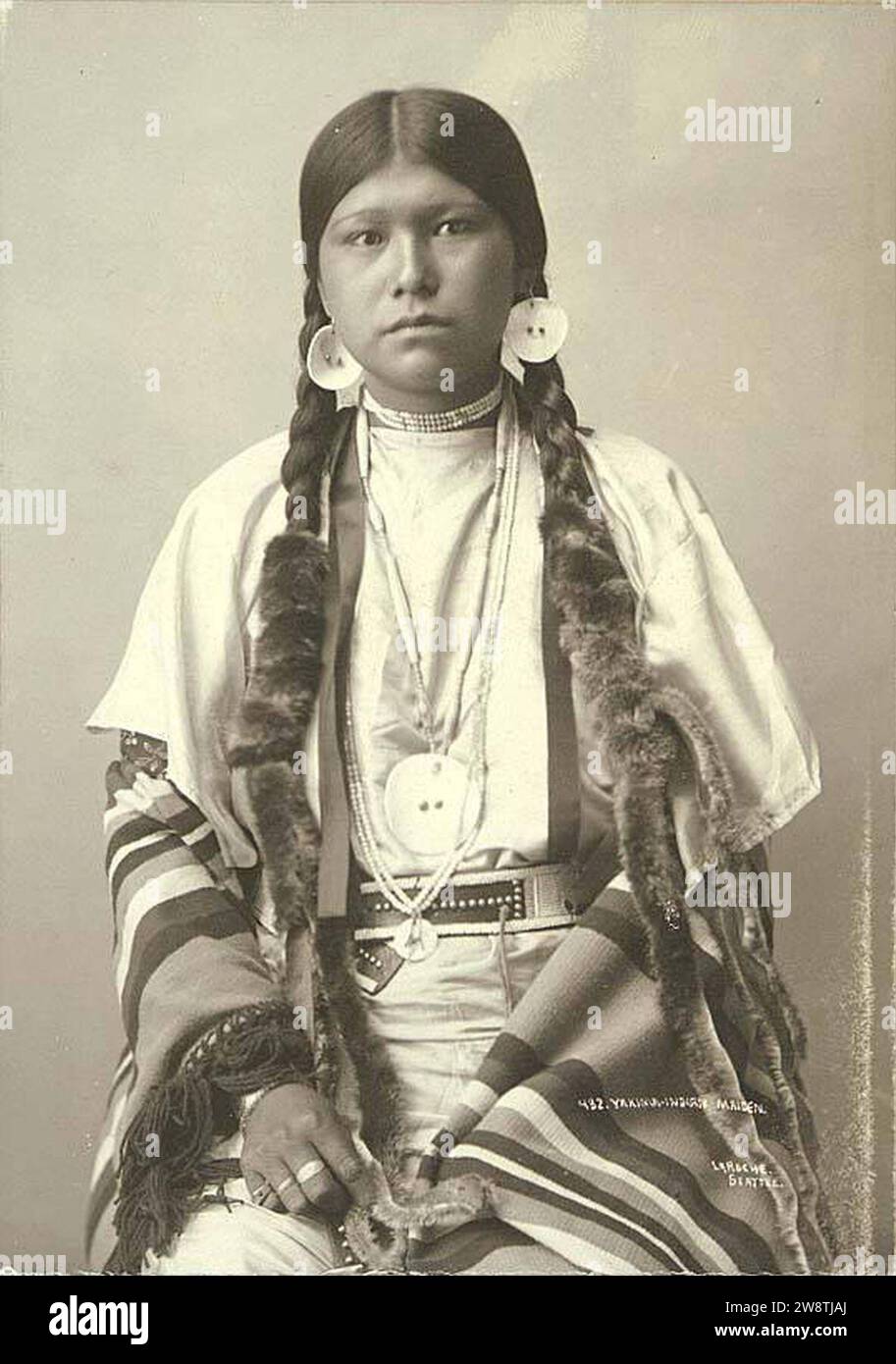 Yakama indian hi-res stock photography and images - Alamy