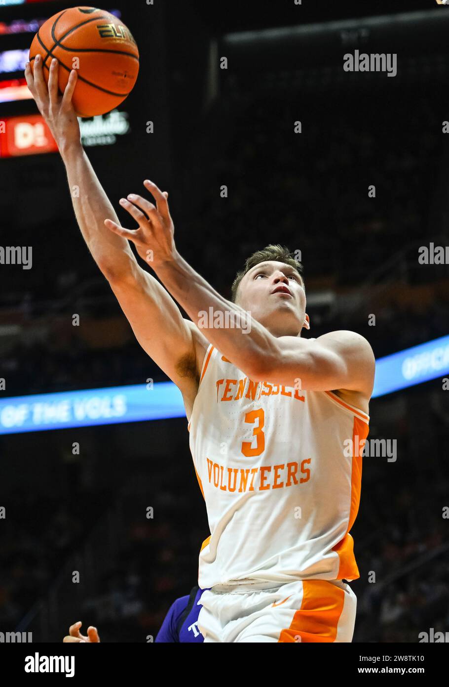 KNOXVILLE, TN - DECEMBER 21: Tennessee Volunteers guard Dalton Knecht ...