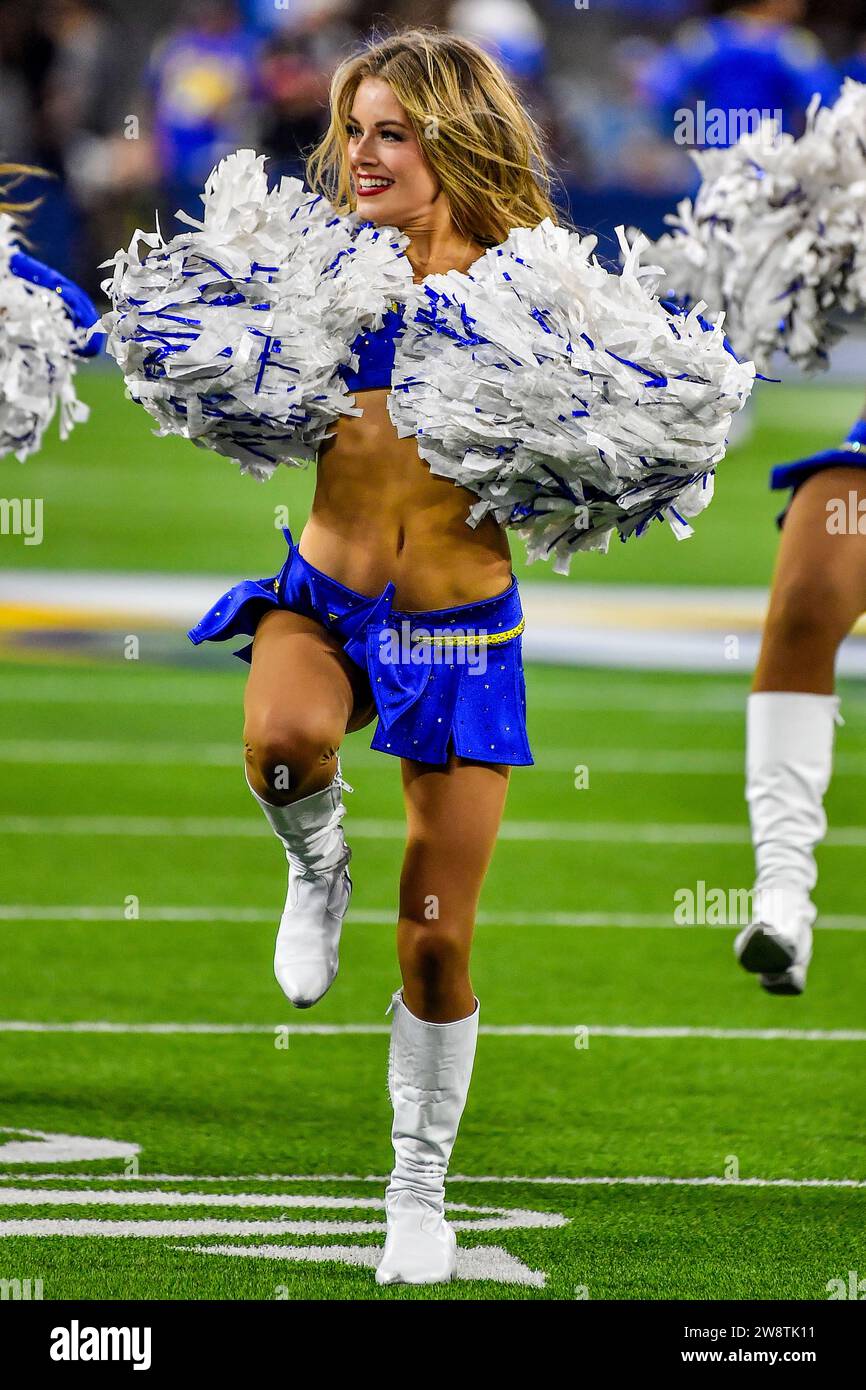 Rams cheerleader hi-res stock photography and images - Alamy