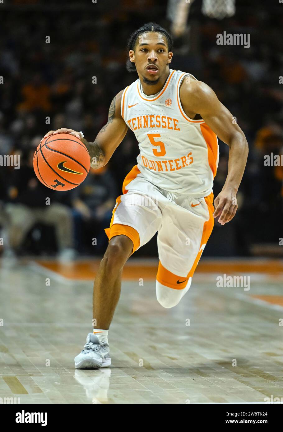KNOXVILLE, TN - DECEMBER 21: Tennessee Volunteers guard Zakai Zeigler ...