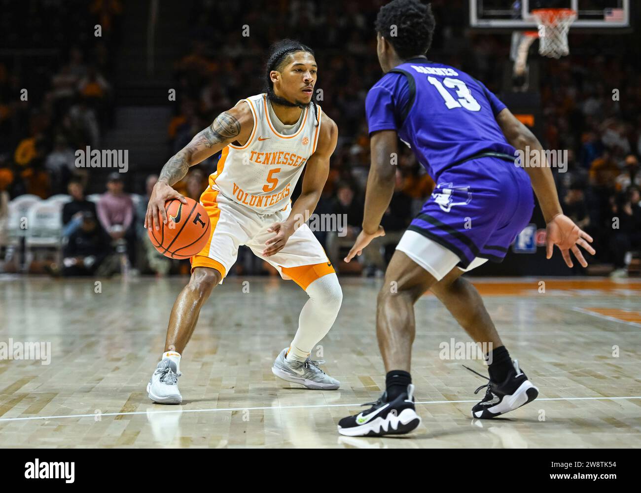 KNOXVILLE, TN - DECEMBER 21: Tennessee Volunteers guard Zakai Zeigler ...