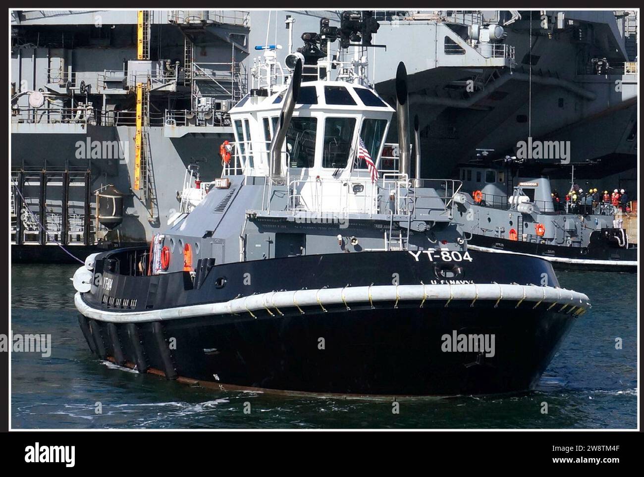 Uss defiant hi-res stock photography and images - Alamy