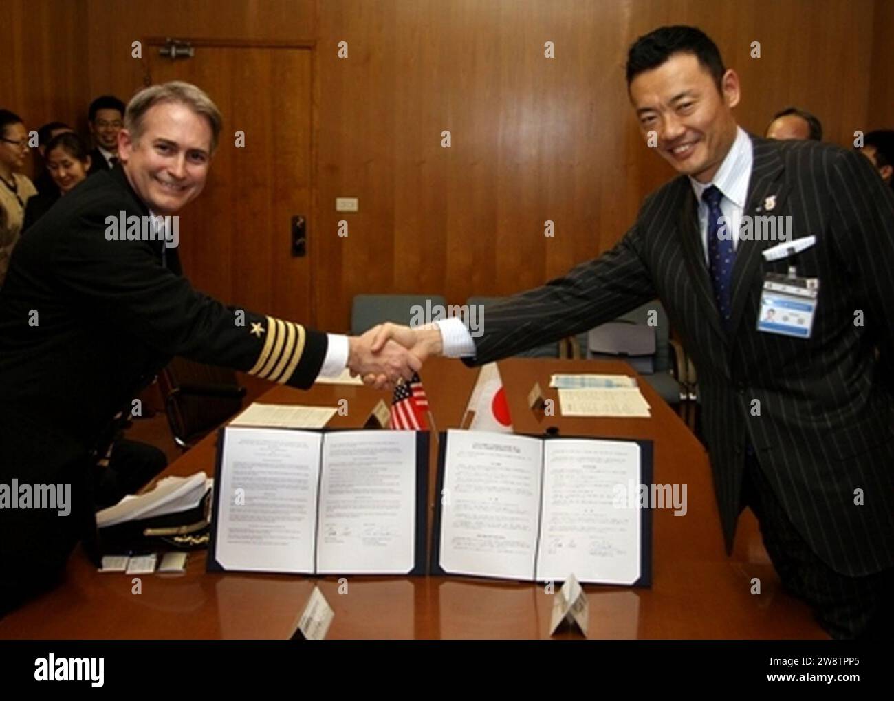 Yokohama Mayor Hiroshi Nakada and NAF Atsugi Commanding Officer Eric ...