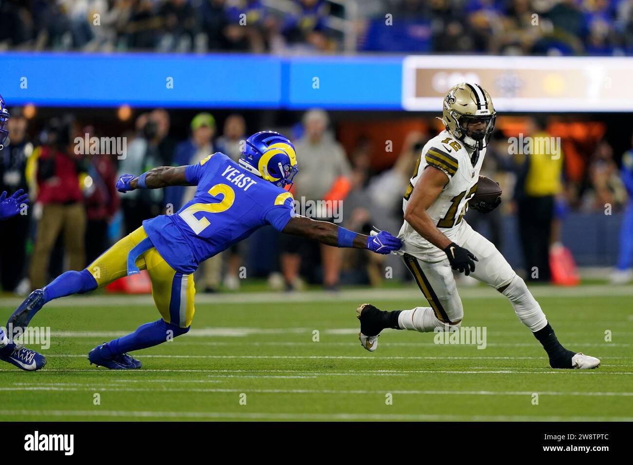 New Orleans Saints wide receiver Chris Olave (12) runs past Los Angeles ...