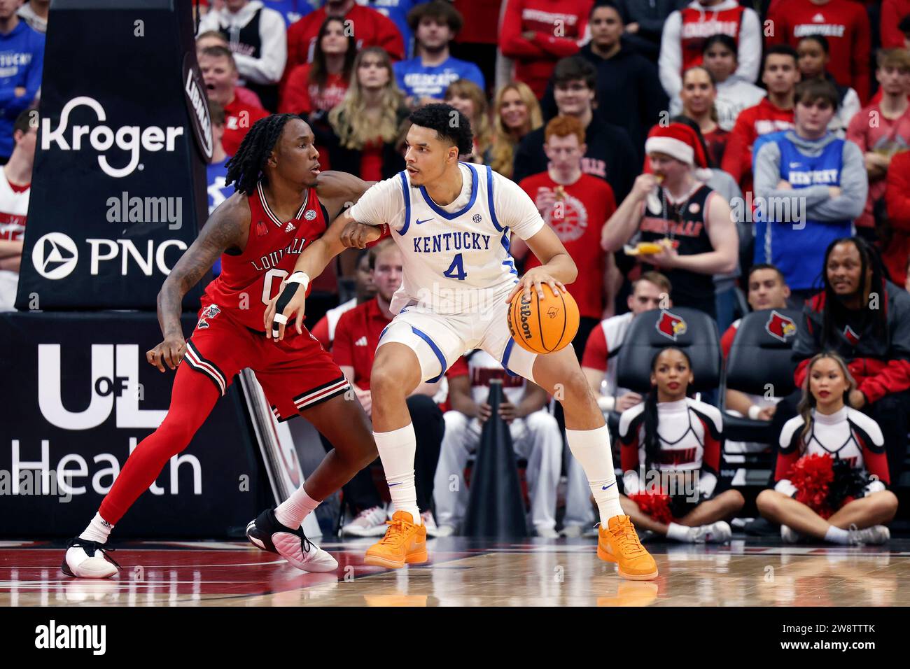 LOUISVILLE, KY - DECEMBER 21: Kentucky Wildcats forward Tre Mitchell (4 ...