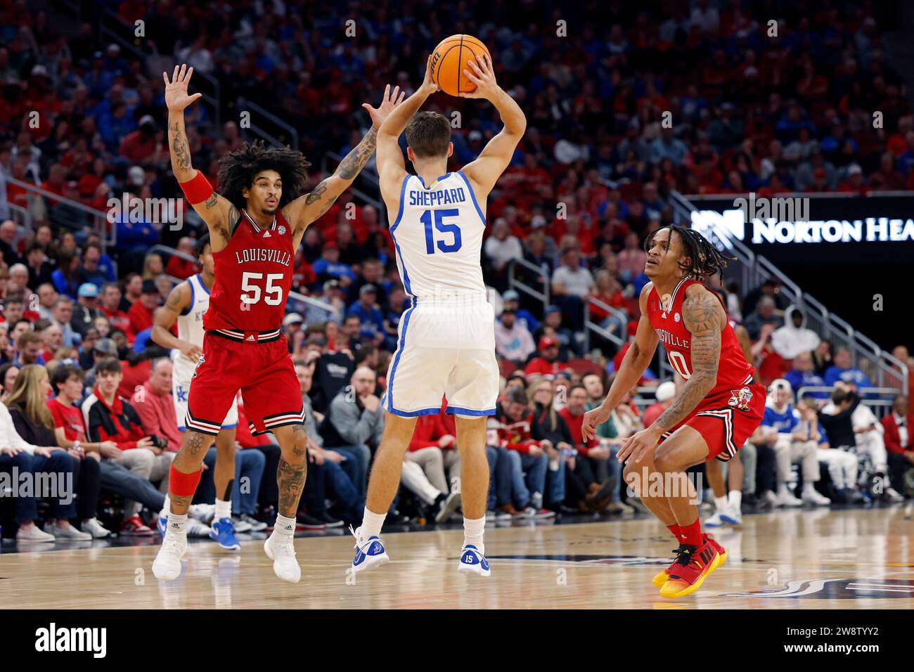 LOUISVILLE, KY - DECEMBER 21: Louisville Cardinals forward Kaleb Glenn ...