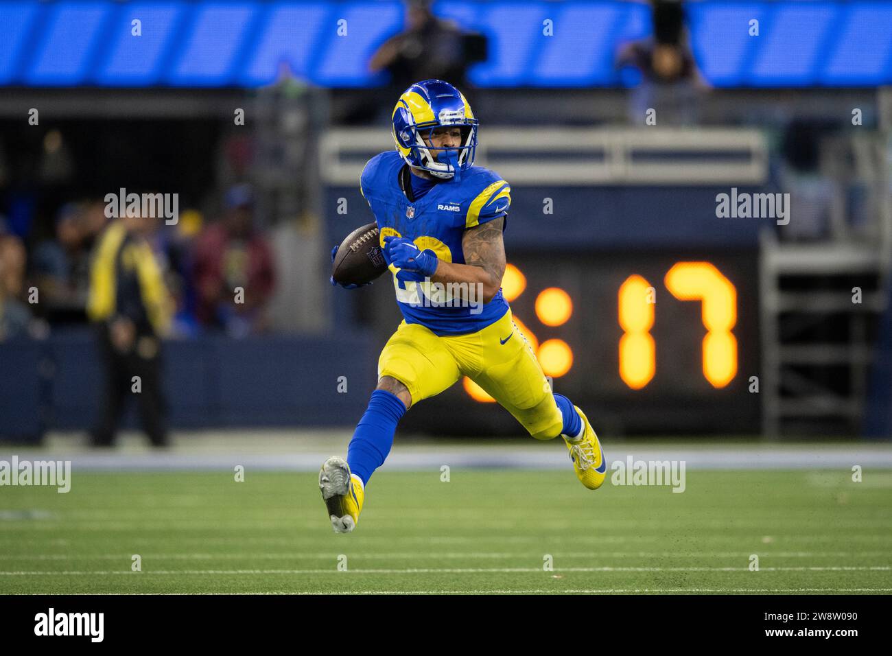 Los Angeles Rams running back Kyren Williams (23) runs with the ball ...