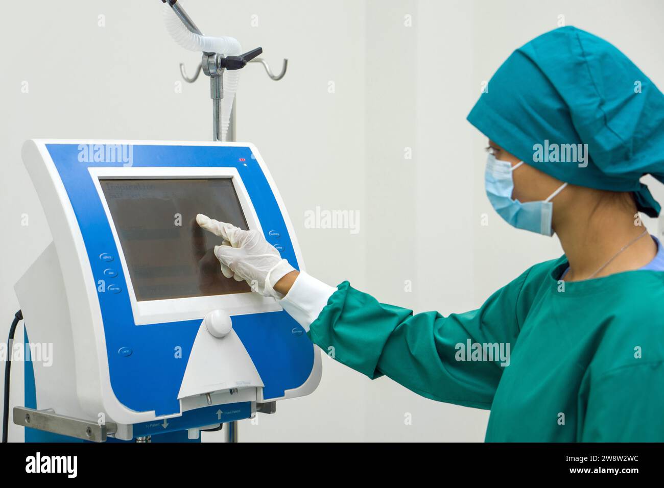 Advanced procedure hi-res stock photography and images - Alamy