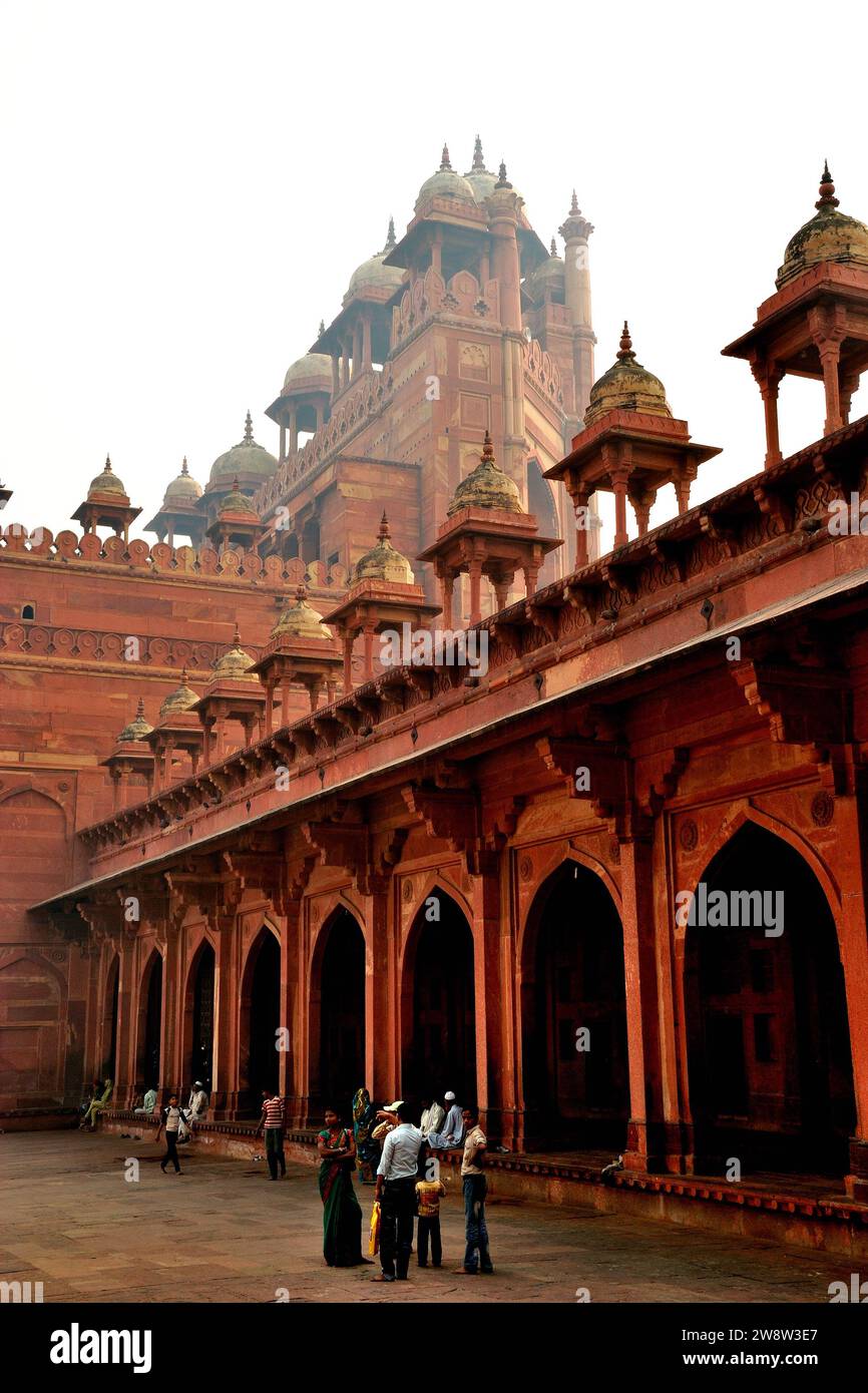 Mosque complex hi-res stock photography and images - Alamy
