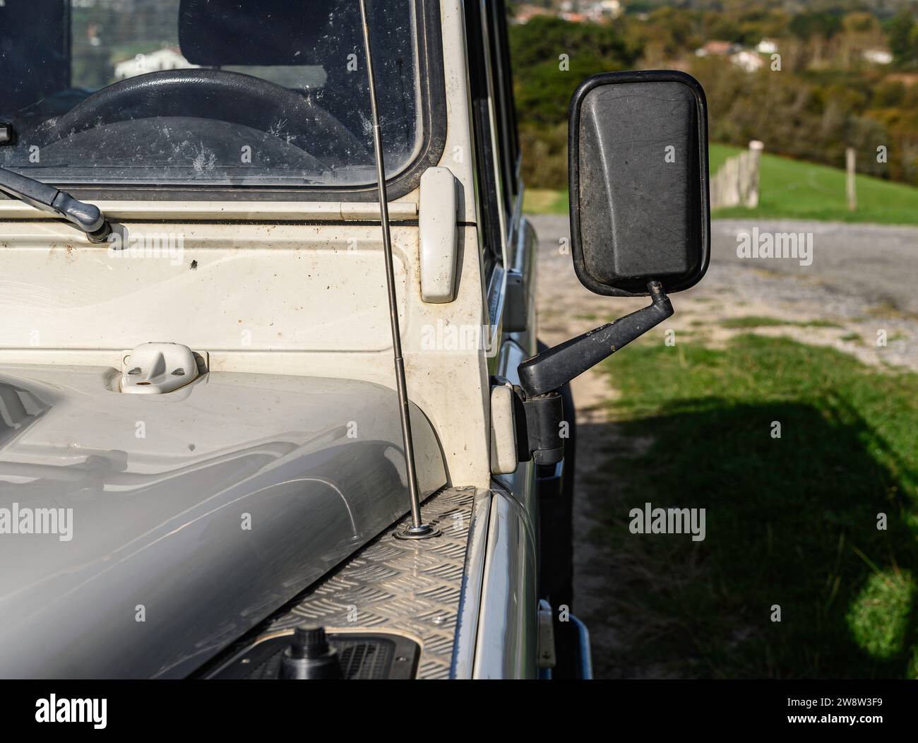 "Frontal view of the left side detail of a Land Rover Defender ...