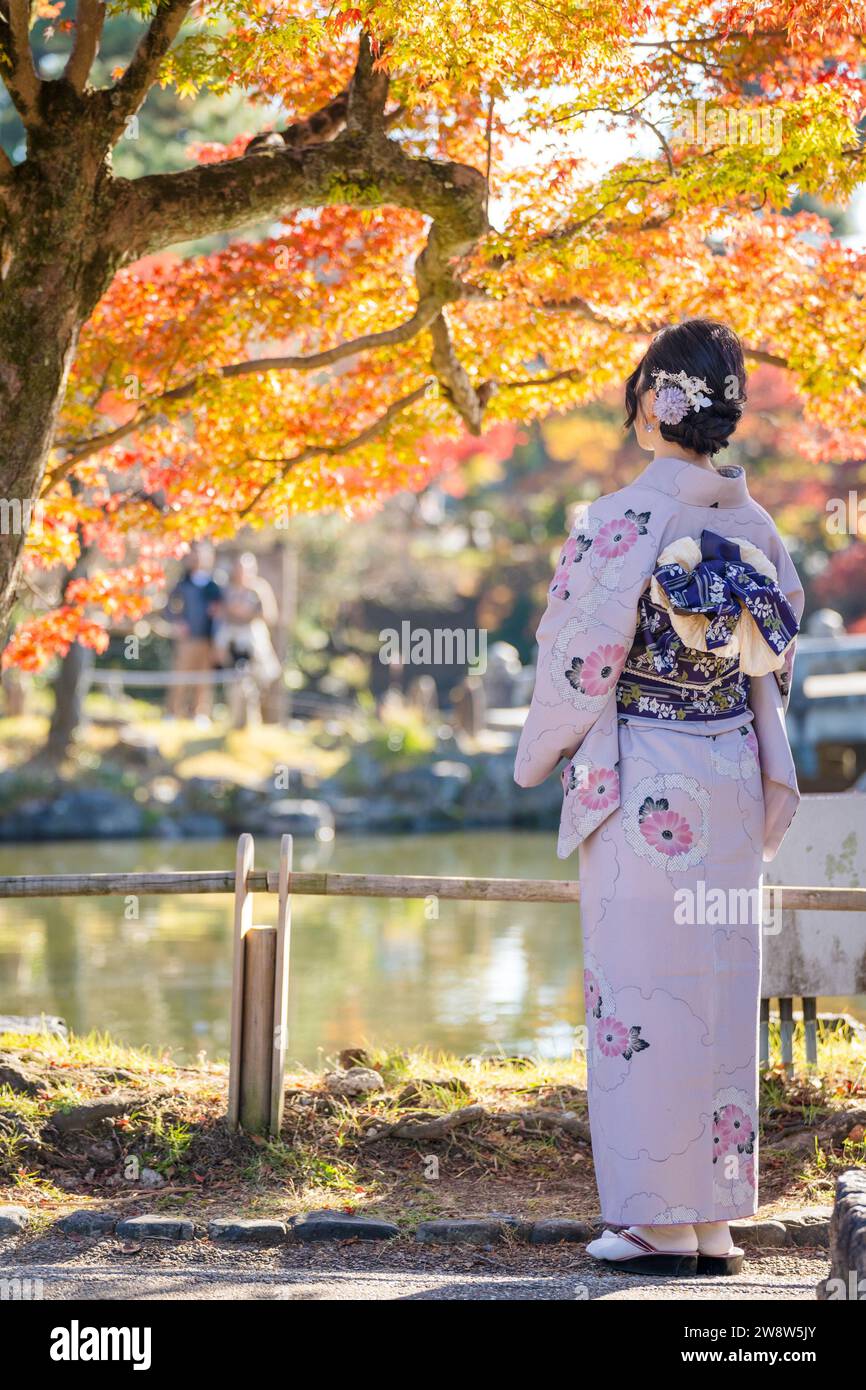 Japanese Kimono Portrait back view photography. Kyoto, Japan. Fall ...
