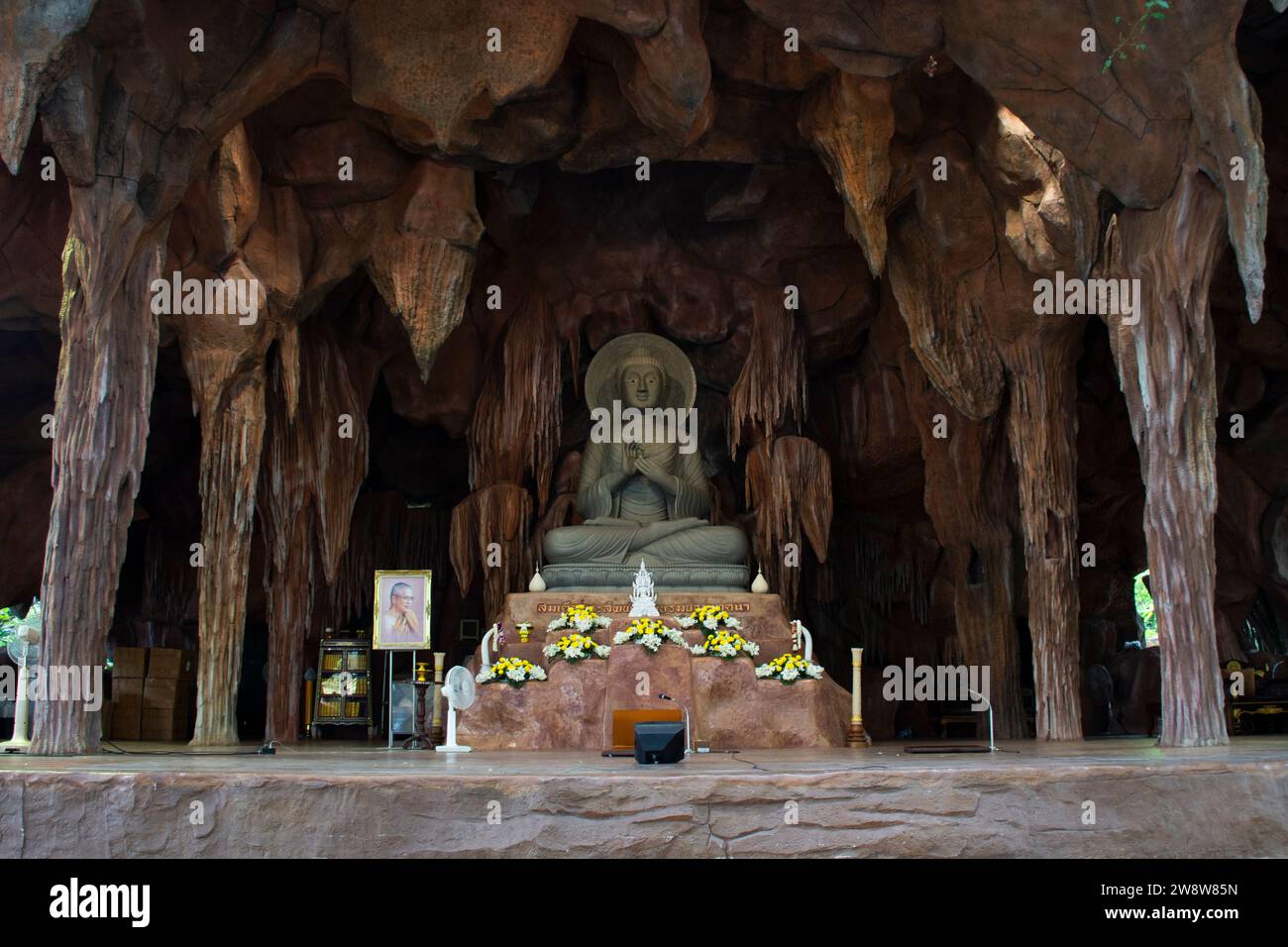 Ancient beautiful buddha in Dhamma practice area of Wat Maheyong temple ...