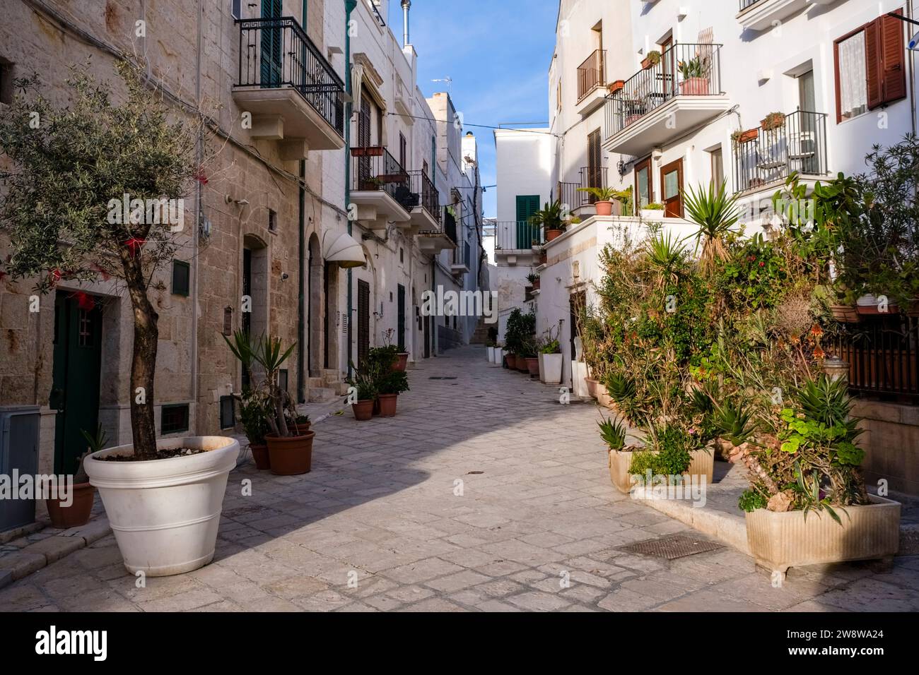 Urban street scene hi-res stock photography and images - Alamy