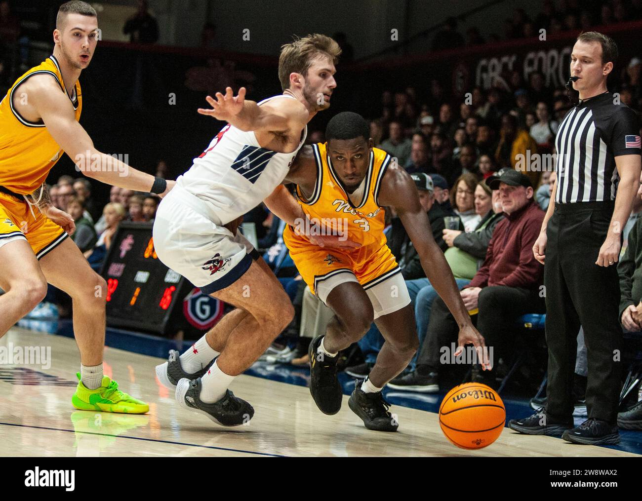 Northern kentucky norse mens basketball hi-res stock photography and ...