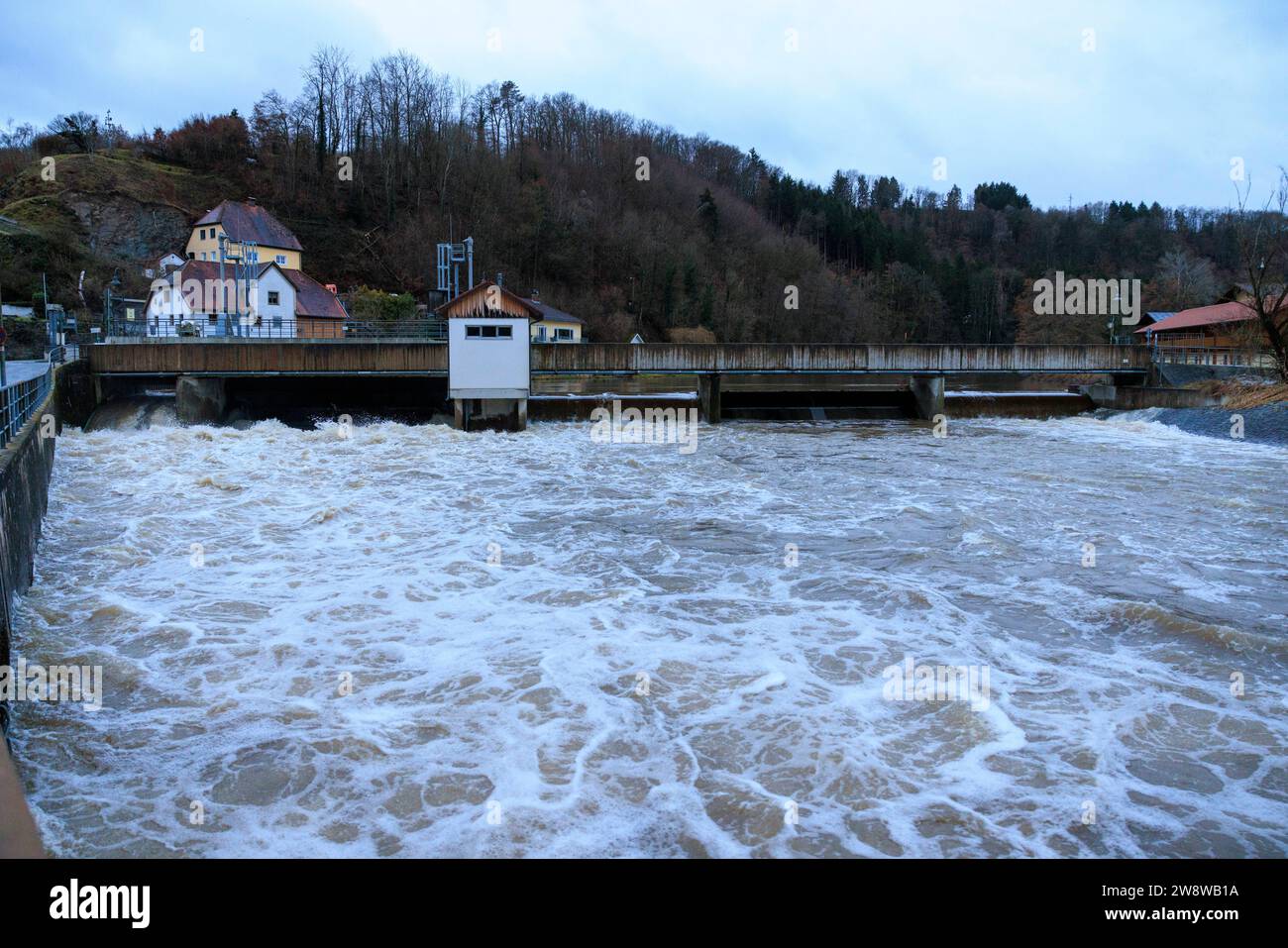 Aktuelles Zeitgeschehen 2023-12-22, GER, Bayern, Passau: Drohendes Hochwasser in Niederbayern ...